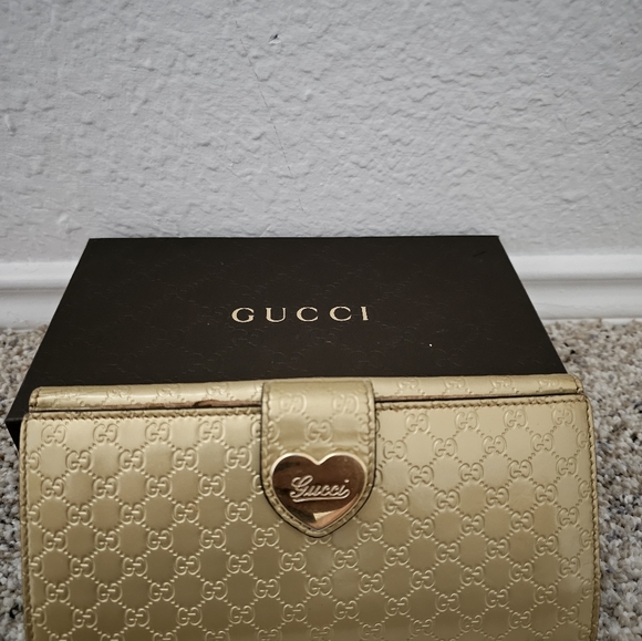 Gucci | Bags | Gucci Gold Guccissima Patent Leather Heart Continental ...